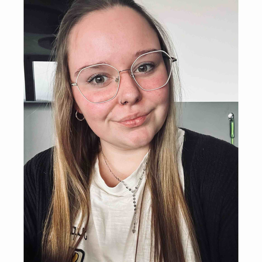 Amy Bolz - Speditionskauffrau - Emons Spedition GmbH & Co. KG | XING