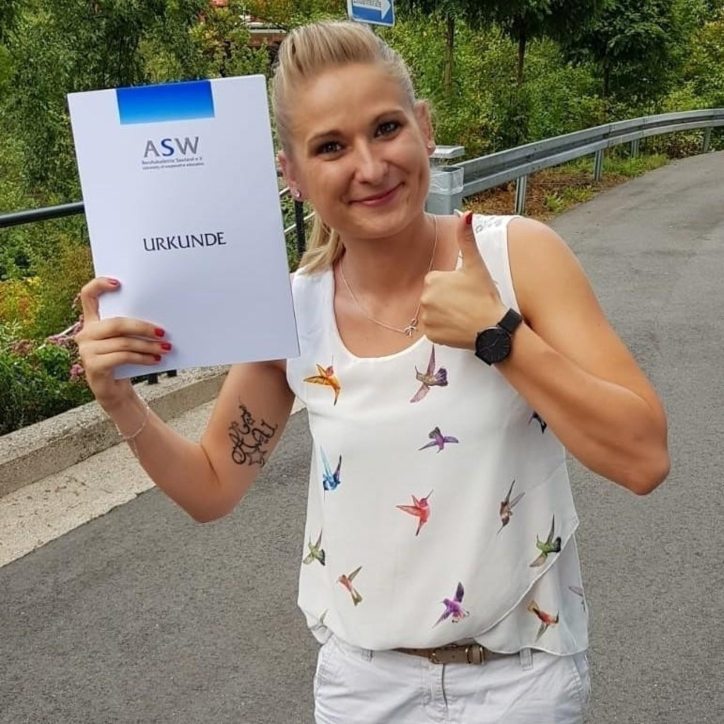 Laura Ecker - Disposition Packmittel EU - Treofan Germany GmbH & Co. KG ...