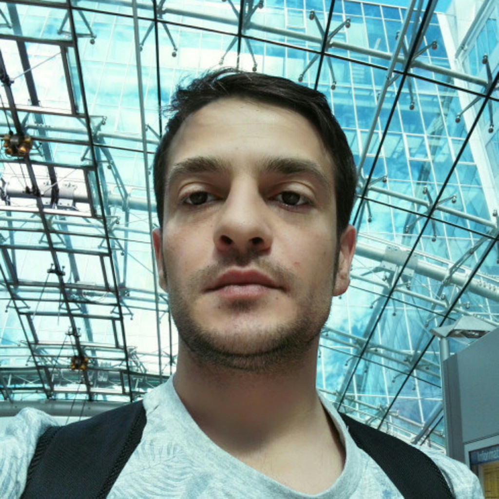 Marius Stan - Project Assistant - Dialog im Dunkeln | XING