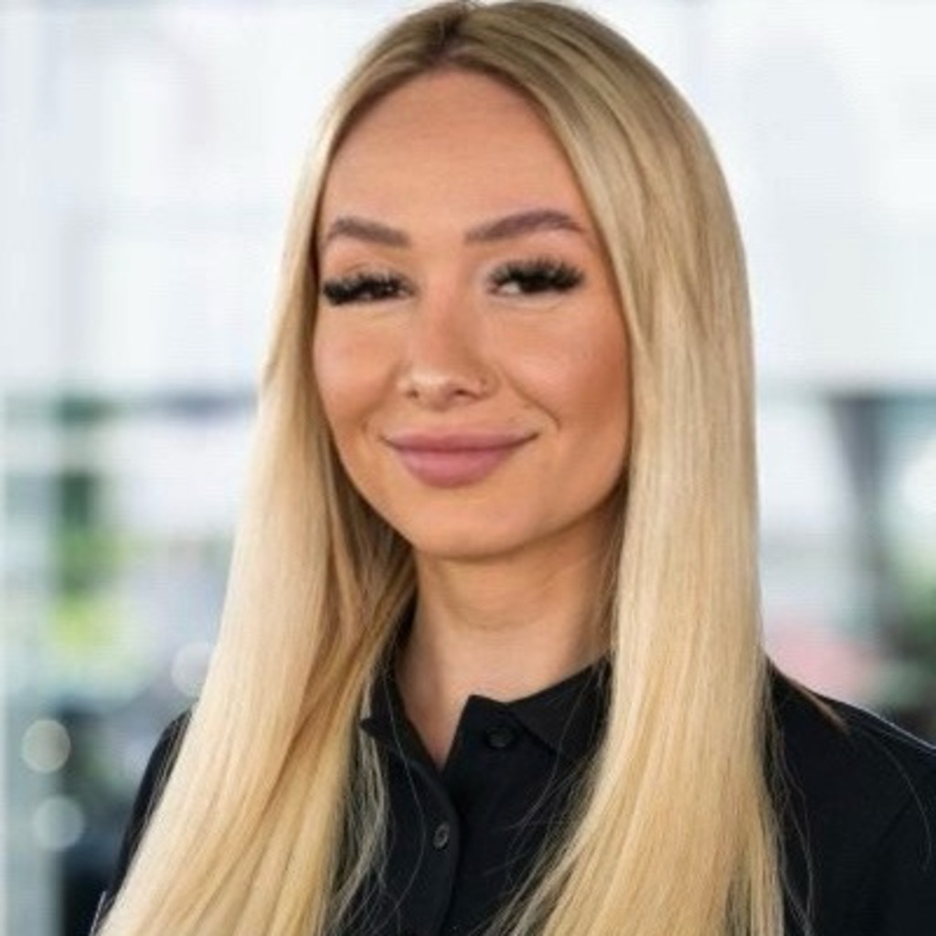 Elena Paul - Serviceassistentin - Auto Bach Unternehmensgruppe | XING