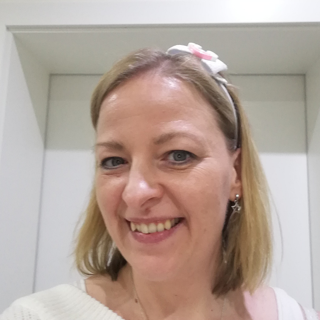 Christine Winter's Instagram, Twitter & Facebook on IDCrawl