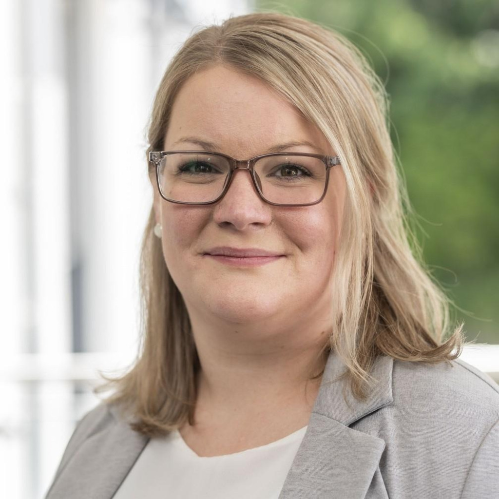 Laura Eggert - Einrichtungsleitung - Curavie Seniorenresidenzen GmbH | XING