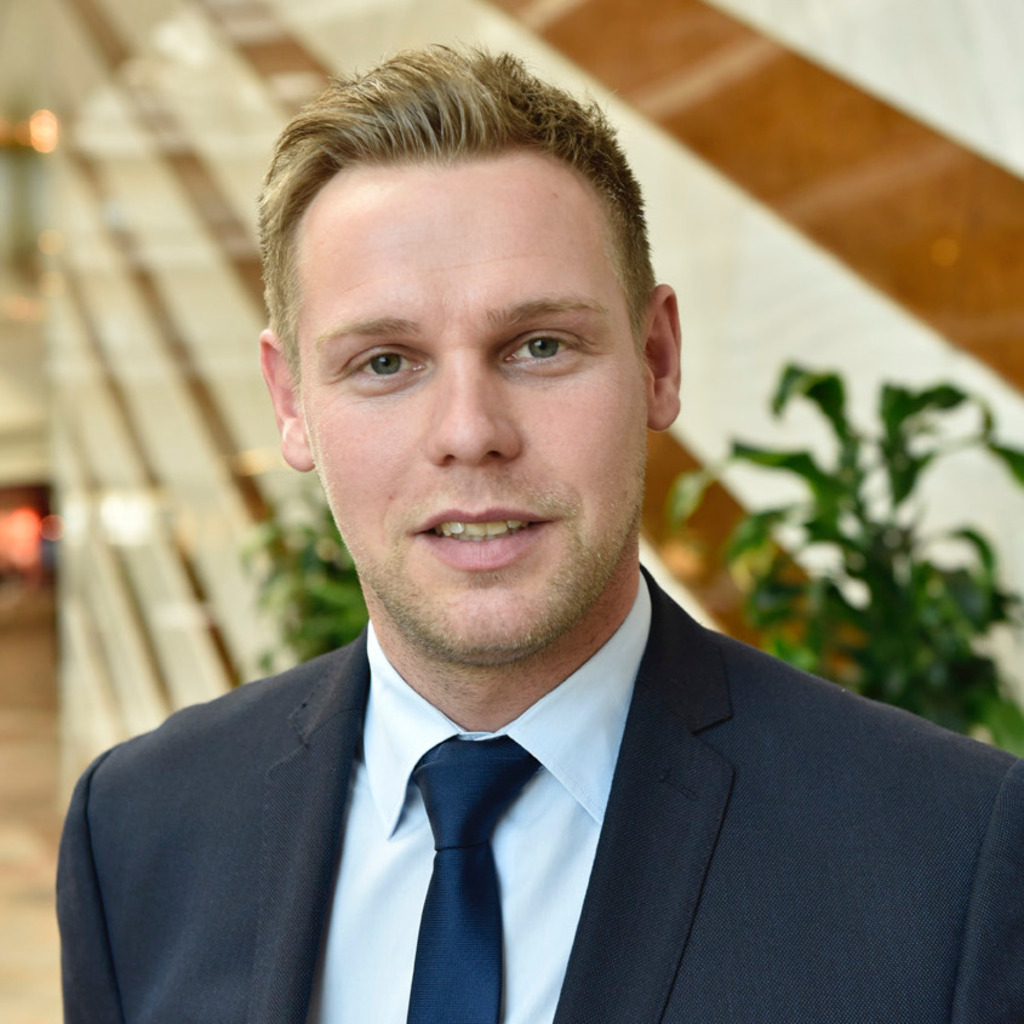 Philipp Doerk - Head of Sales - Turf Tank | XING