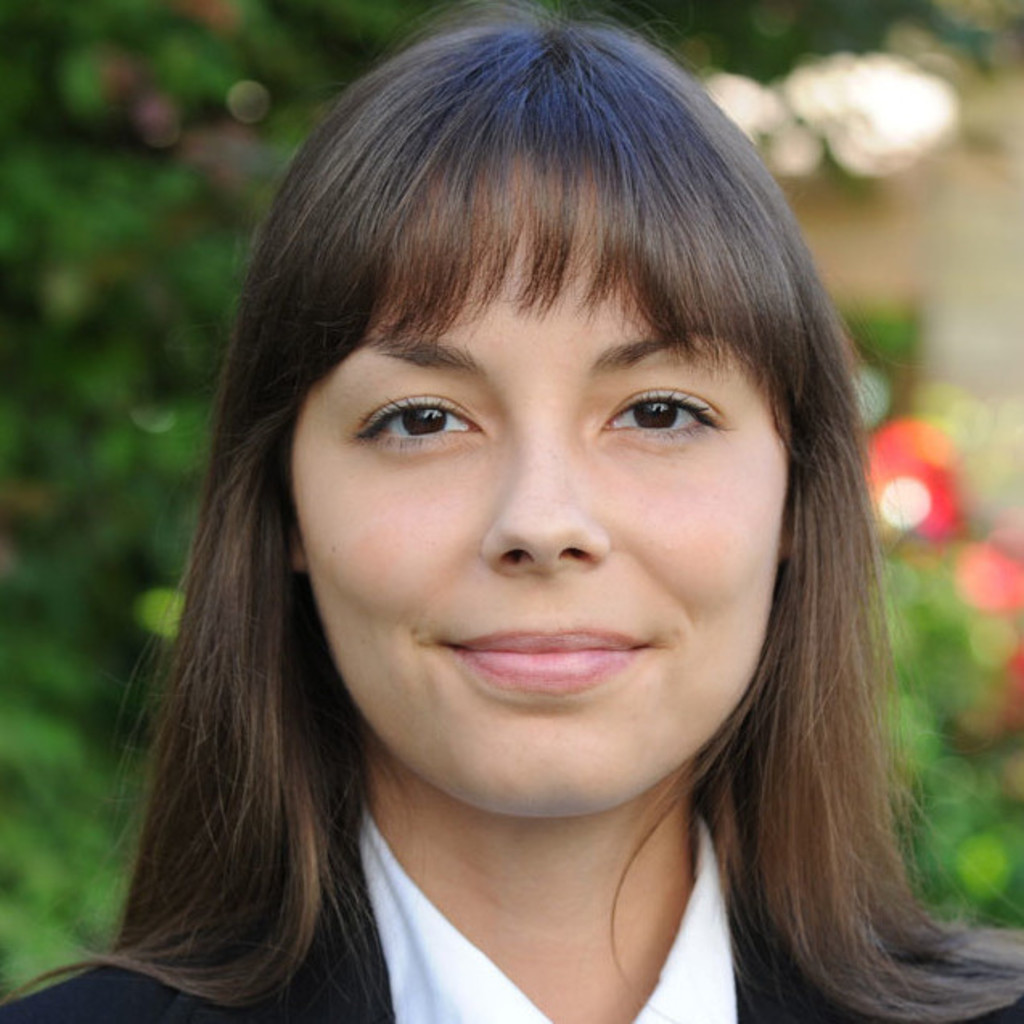 Dr. Juliane Sarnes - Associate Vice President - Managerin - Moody's ...