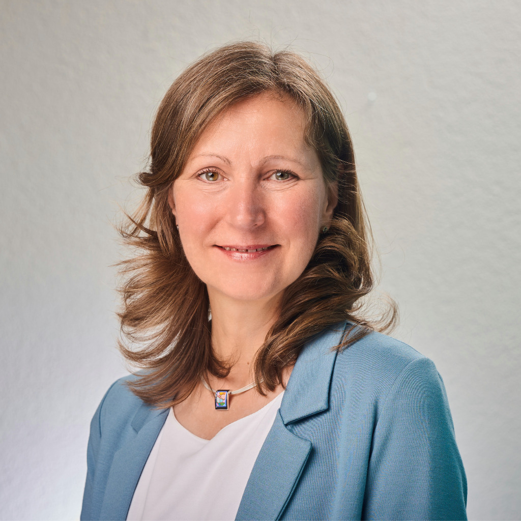 Dr. Bettina Munsch - Head of Product Line Life Science & Performance ...