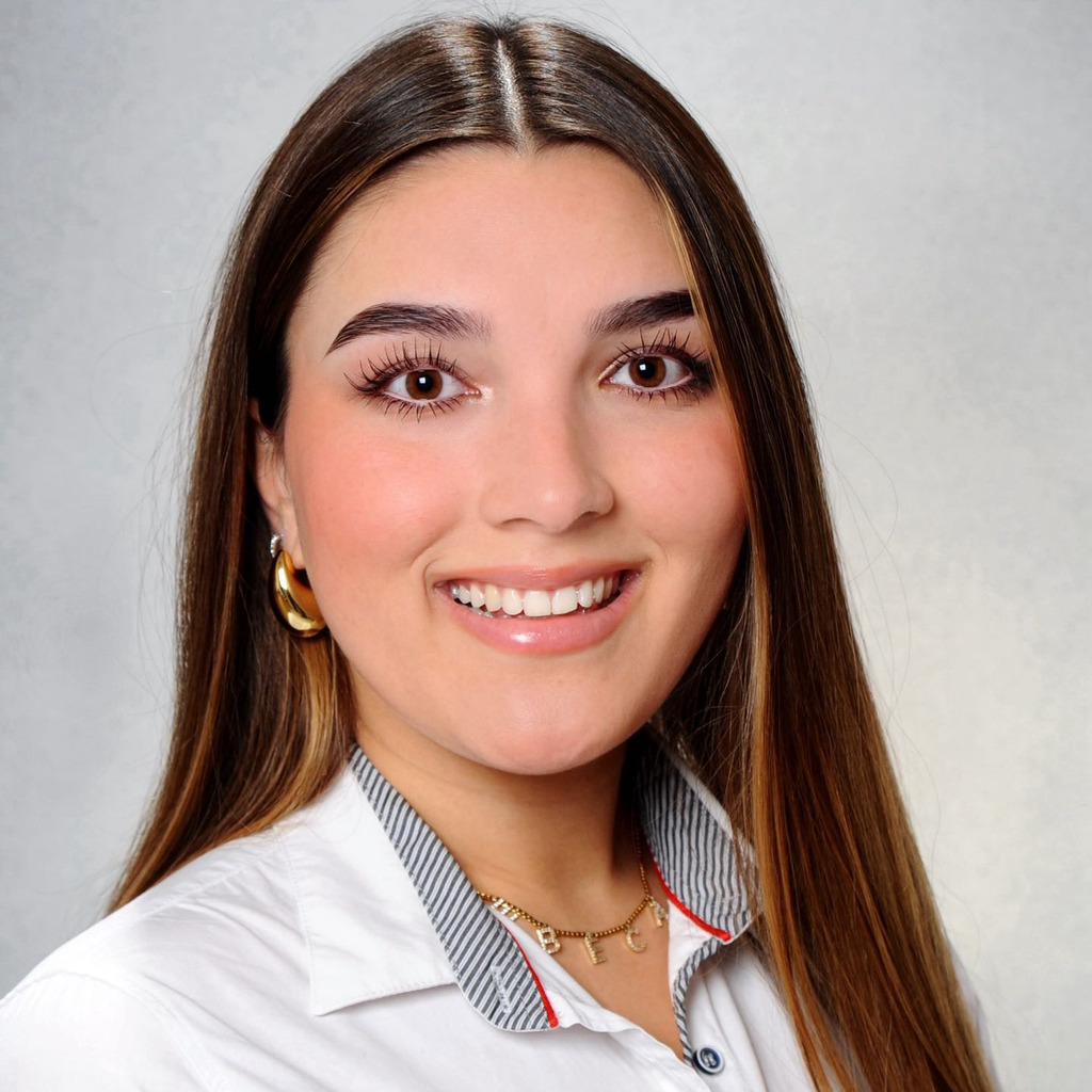 Rebeca Varga Varga Blegye - Bankkauffrau - Sparda Bank Augsburg eG | XING