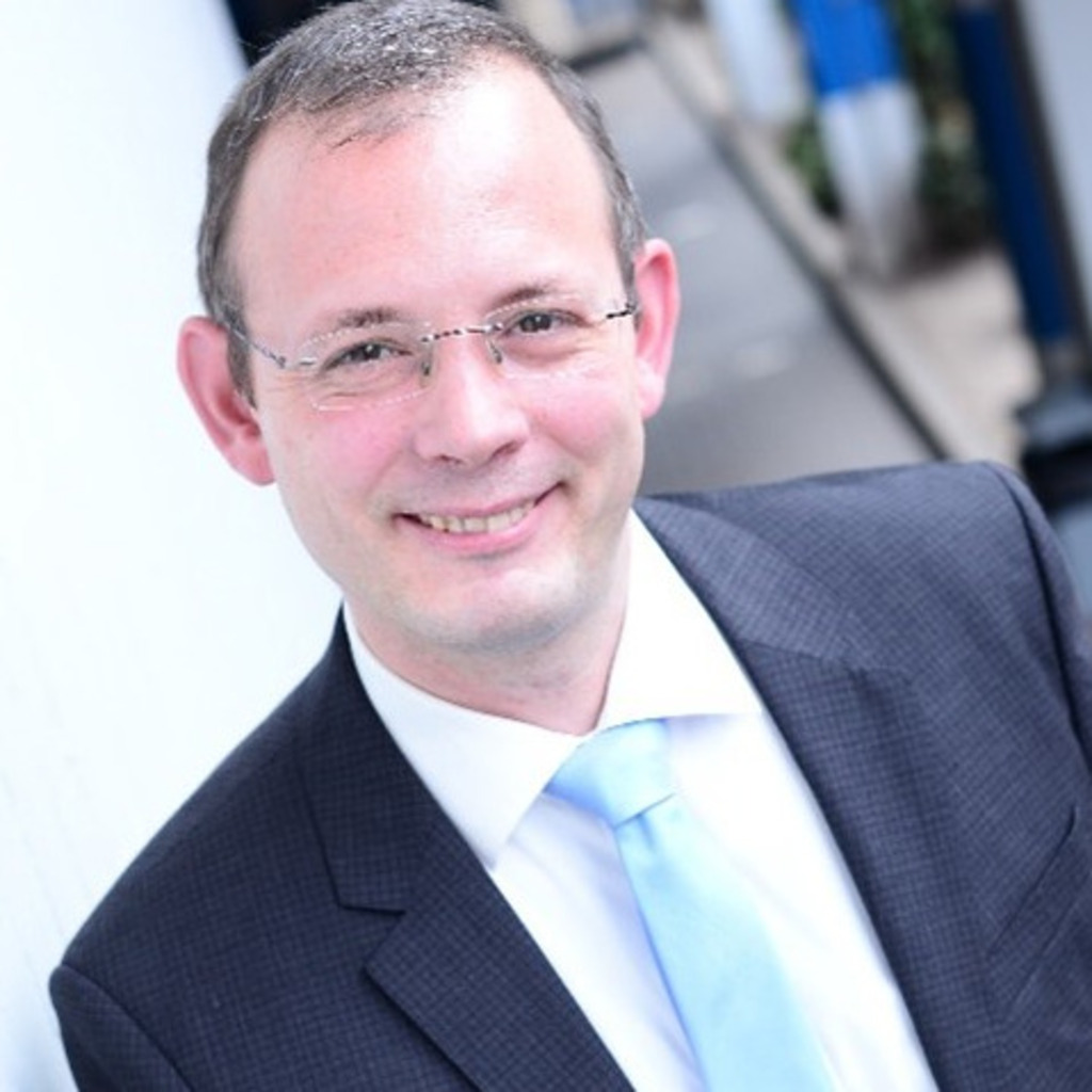 Cliff Pierre Bahr - HR Manager Germany - Carlisle Construction ...