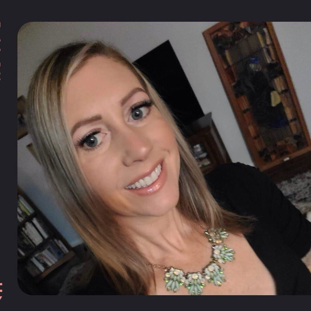 Doris Williams - Artist - Artis Treuhand GmbH | XING