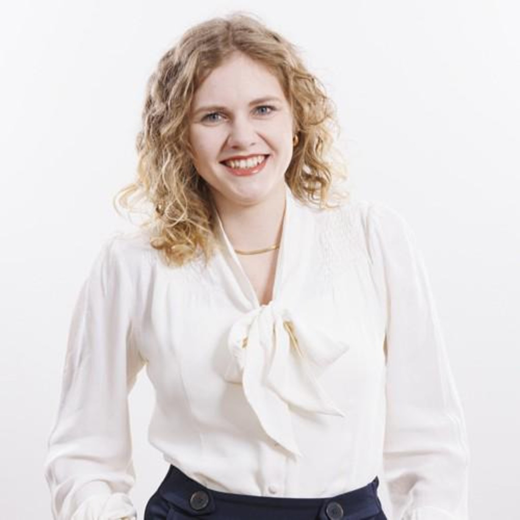 Carina Kulig - Junior Personalreferentin - OGL - Food Trade ...