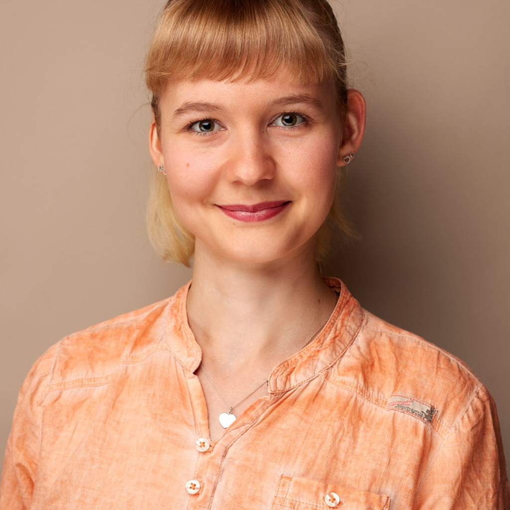 Jennifer Bertram - Empfangsmitarbeiterin - Hotel | XING