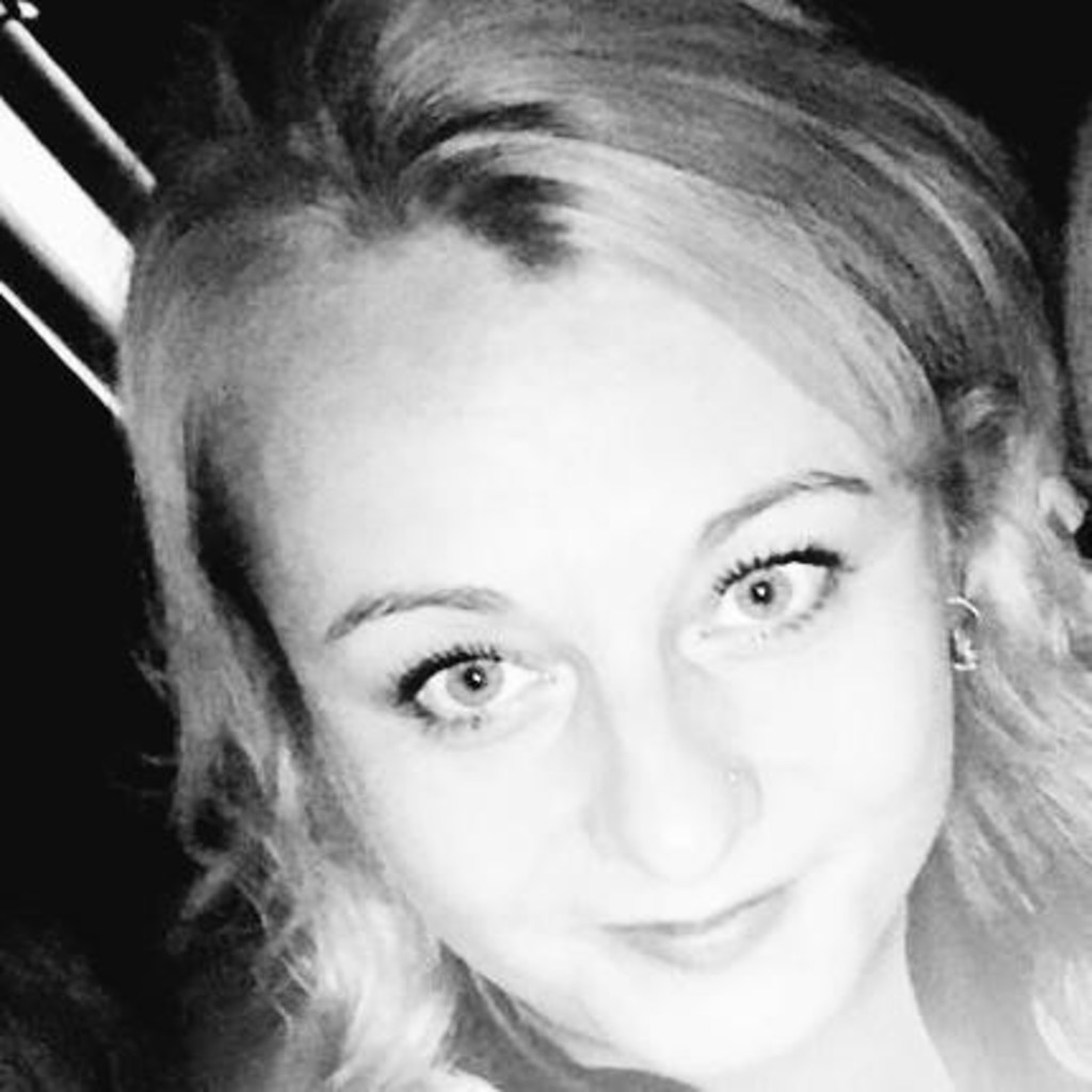 Sandra Naumann - Vertrieb Nutzfahrzeuge Pickups und Transporter - Kunath Fahrzeugbau GmbH | XING