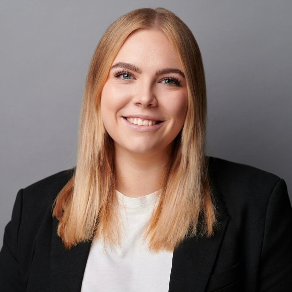 Emma Voortmann - Beauftragte für Online Marketing und Social Media ...