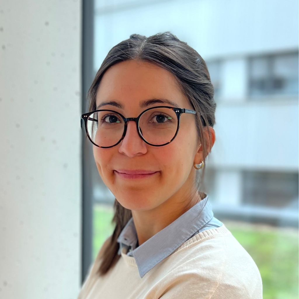 Büsra Demir - Leitung Globales Aktionsmanagement - Mercedes-Benz Group ...