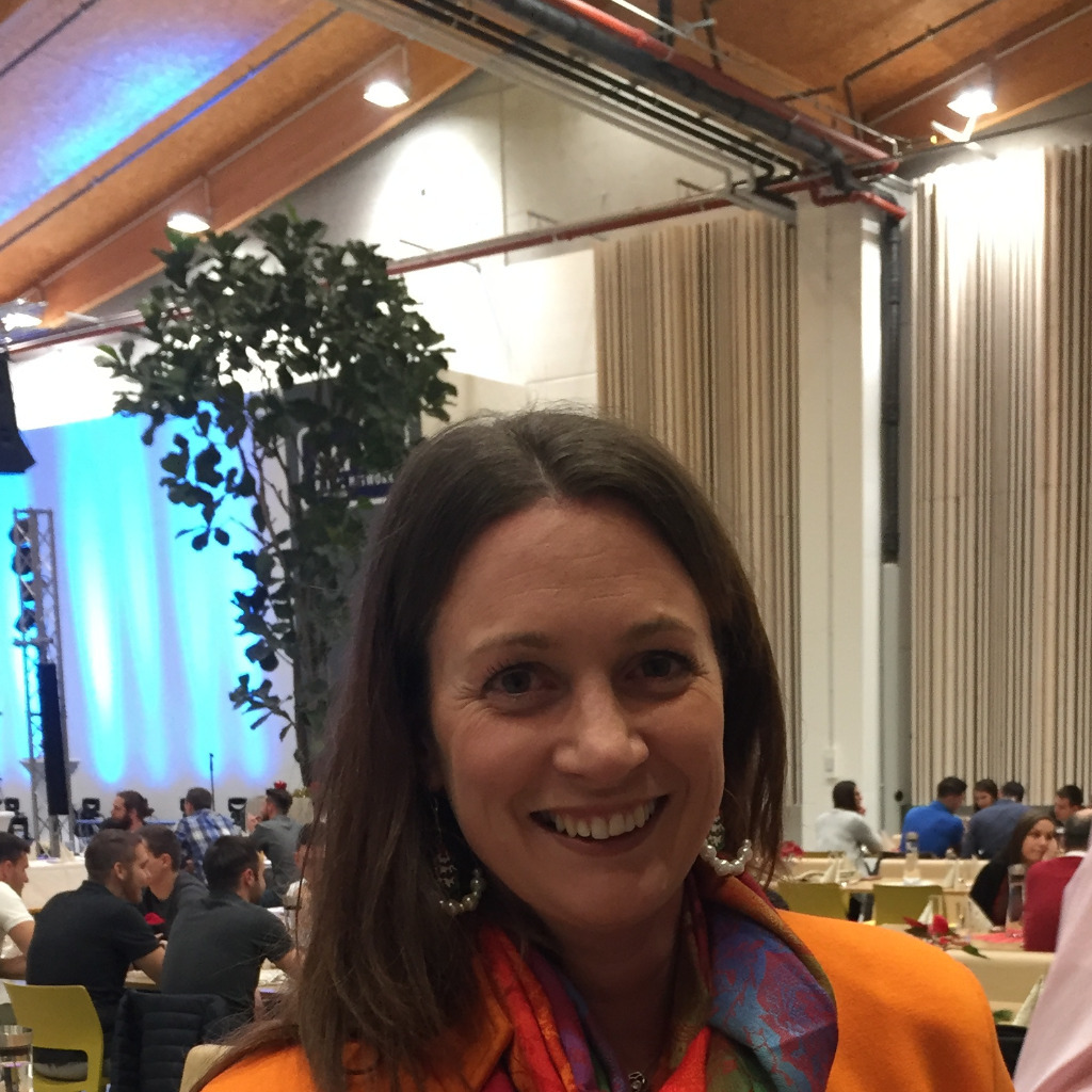 Astrid Fellner - Investment-Controllerin - HOFER KG | XING