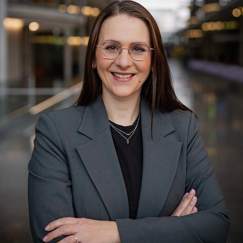 Katharina Antoniades - Büroleiterin/Wissenschaftliche Mitarbeiterin ...