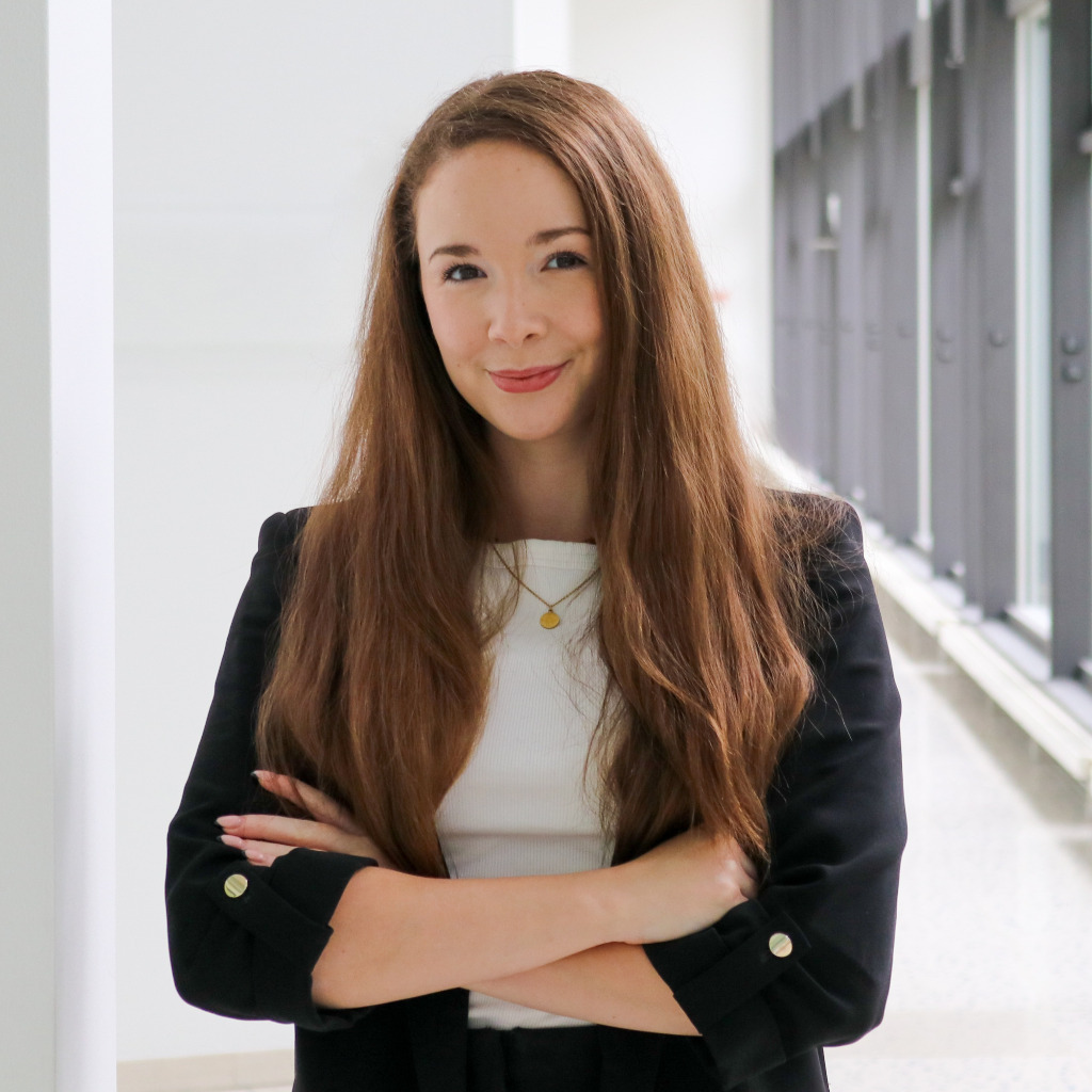 Lea Schäfer - Werkstudentin Online Marketing - Comselect GmbH | XING