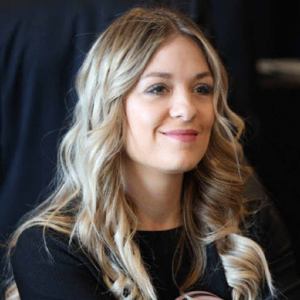 Amanda Kurz's Instagram, Twitter & Facebook on IDCrawl