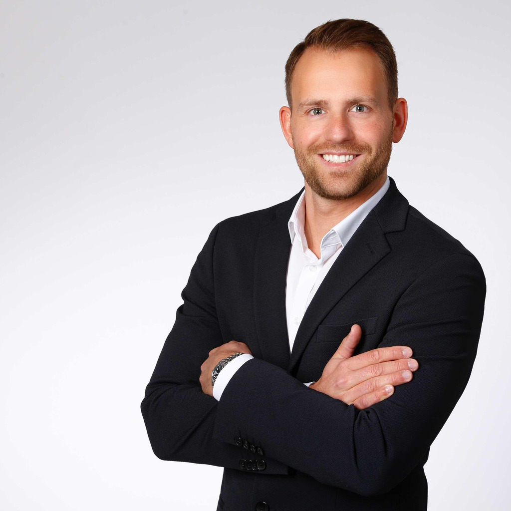 Daniel Neumann - Business Analyst AWL Komposit: Text- und ...