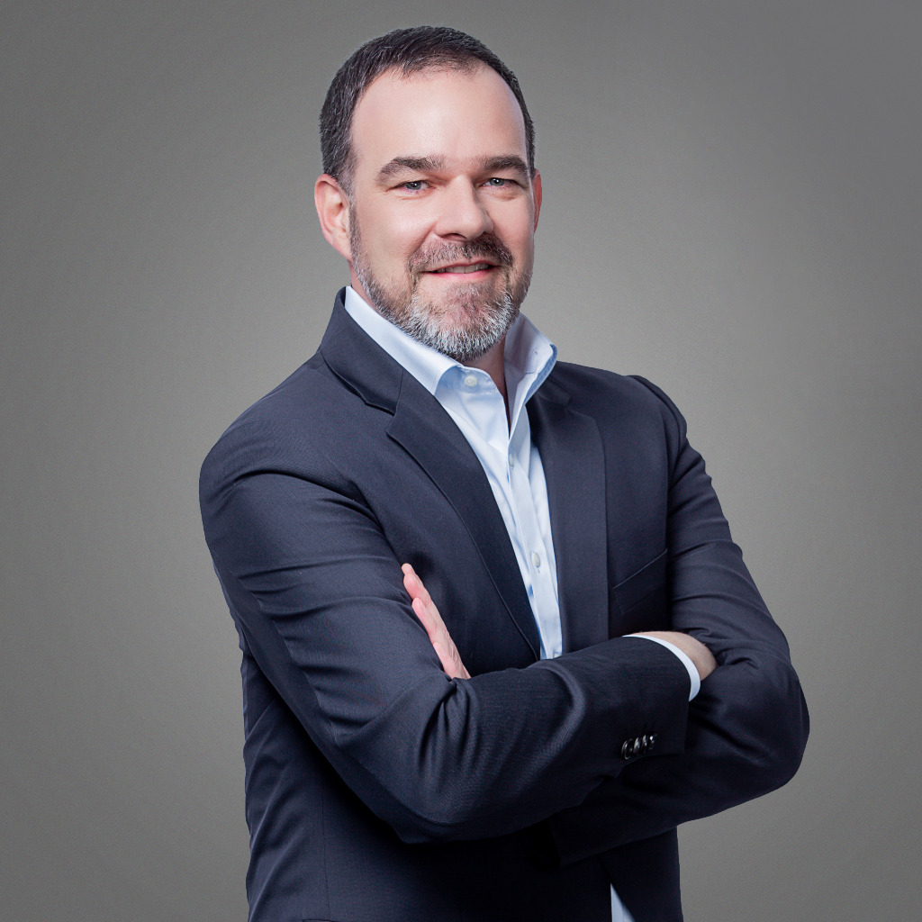 Falk Pruscha - Leiter Produktion und Standortverantwortung Mercedes ...