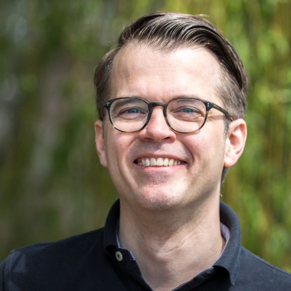 Martin Pilch: https://www.linkedin.com/in/martinpilch/ | XING