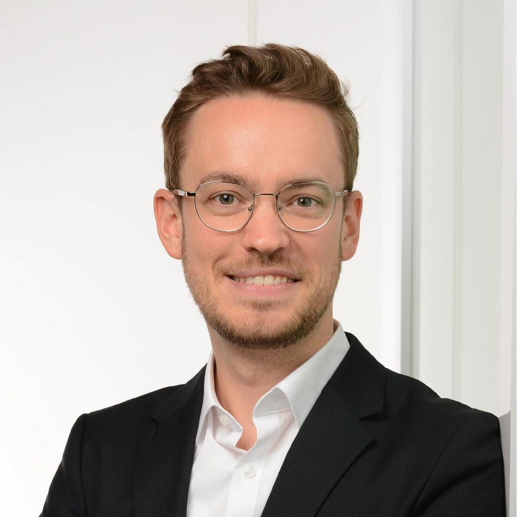 Daniel Rauhut - General Designer Gesamtfahrzeugeffizienz - Porsche AG ...