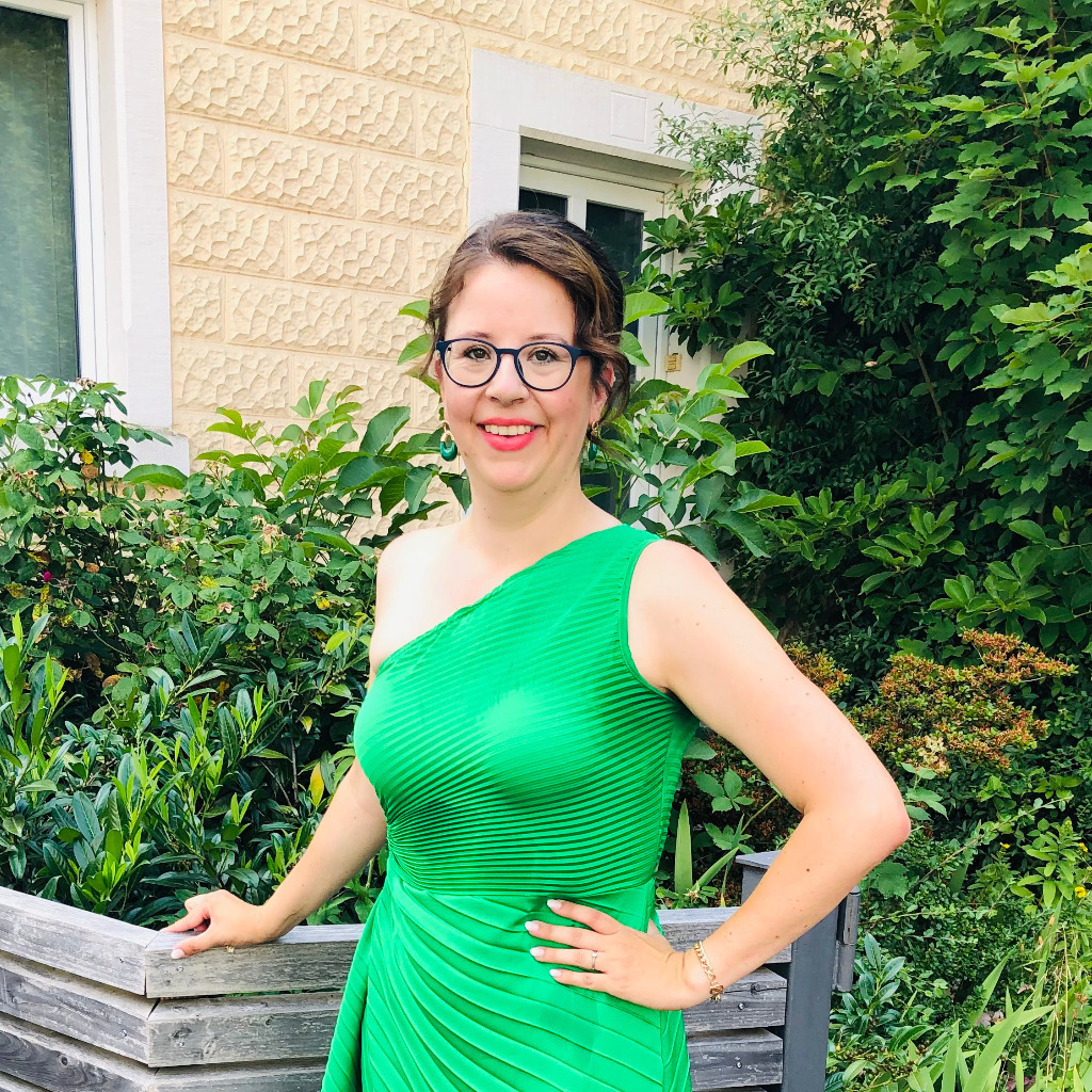 Melanie Klinger - Qualitätsingenieur - KYOCERA AVX Components ...