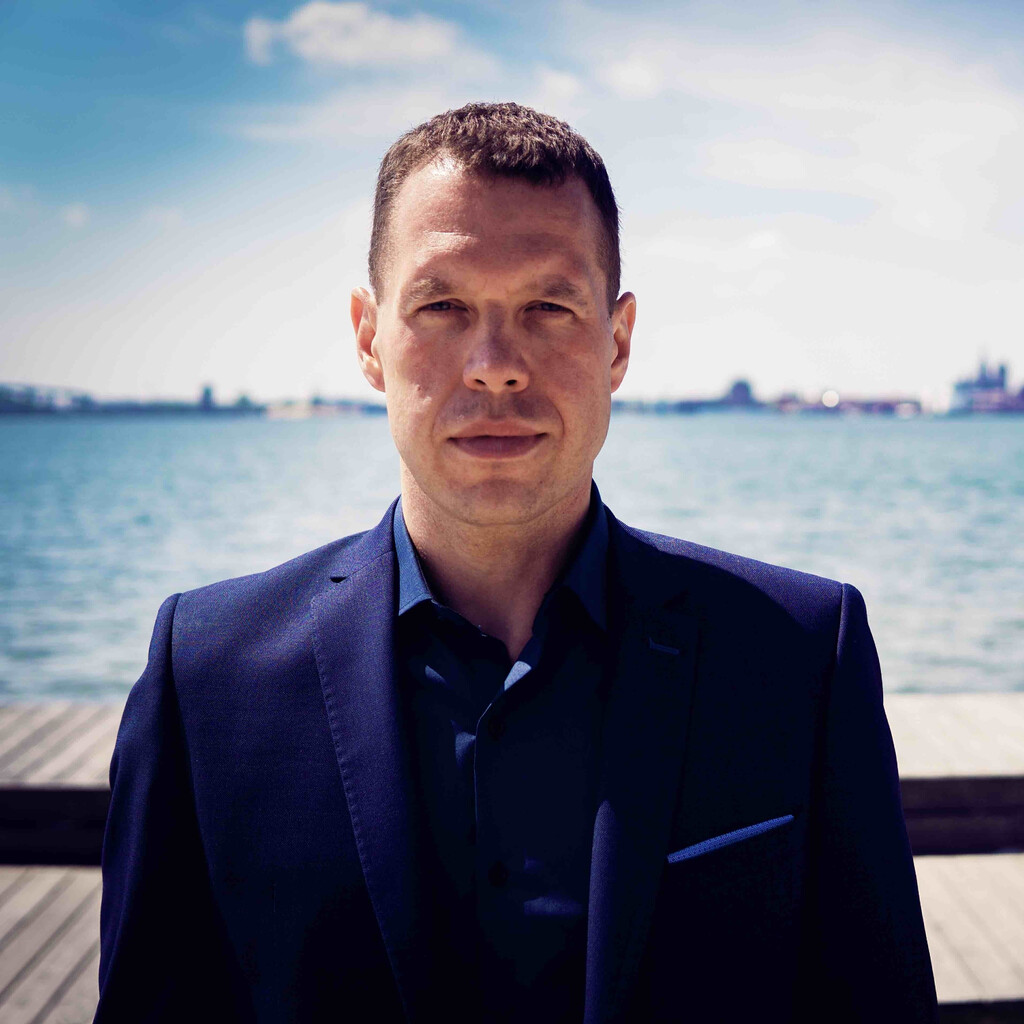 Dennis Dekowski - Geschäftsführer - DCOM GmbH | XING