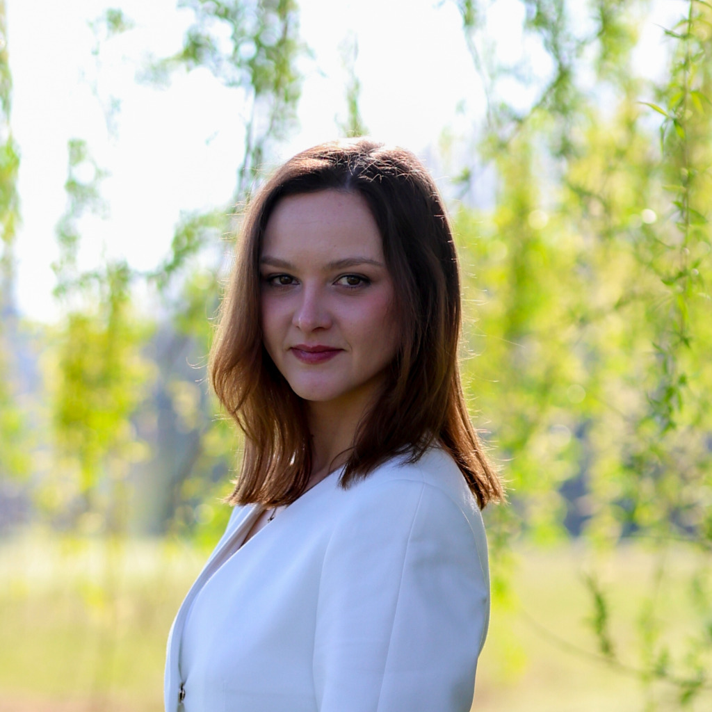 Julia Lechner - Produktionsplanerin, Produktion Controller - Goodrich ...