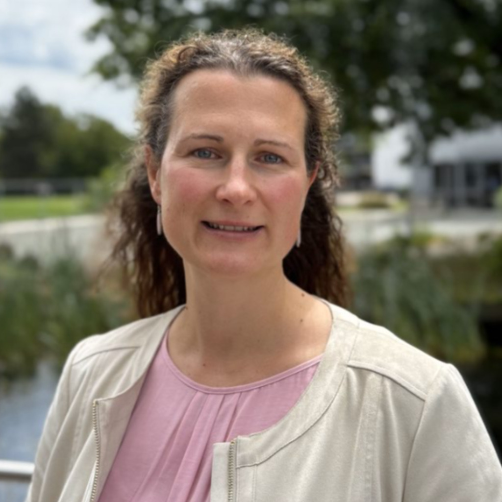 Janine Tirl - Experte Recruitingstrategie und -Produktportfolio ...