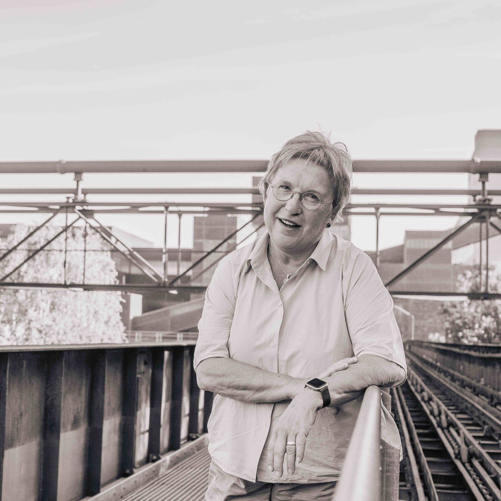 Dr. Jutta Schröder - Chefärztin der Klinik für Schmerztherapie und ...