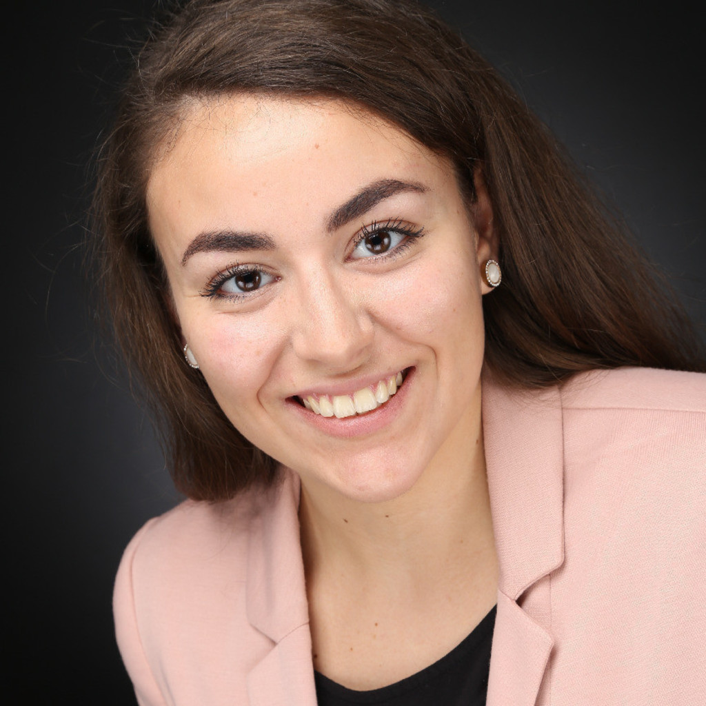 Laura Fonseca's Instagram, Twitter & Facebook on IDCrawl