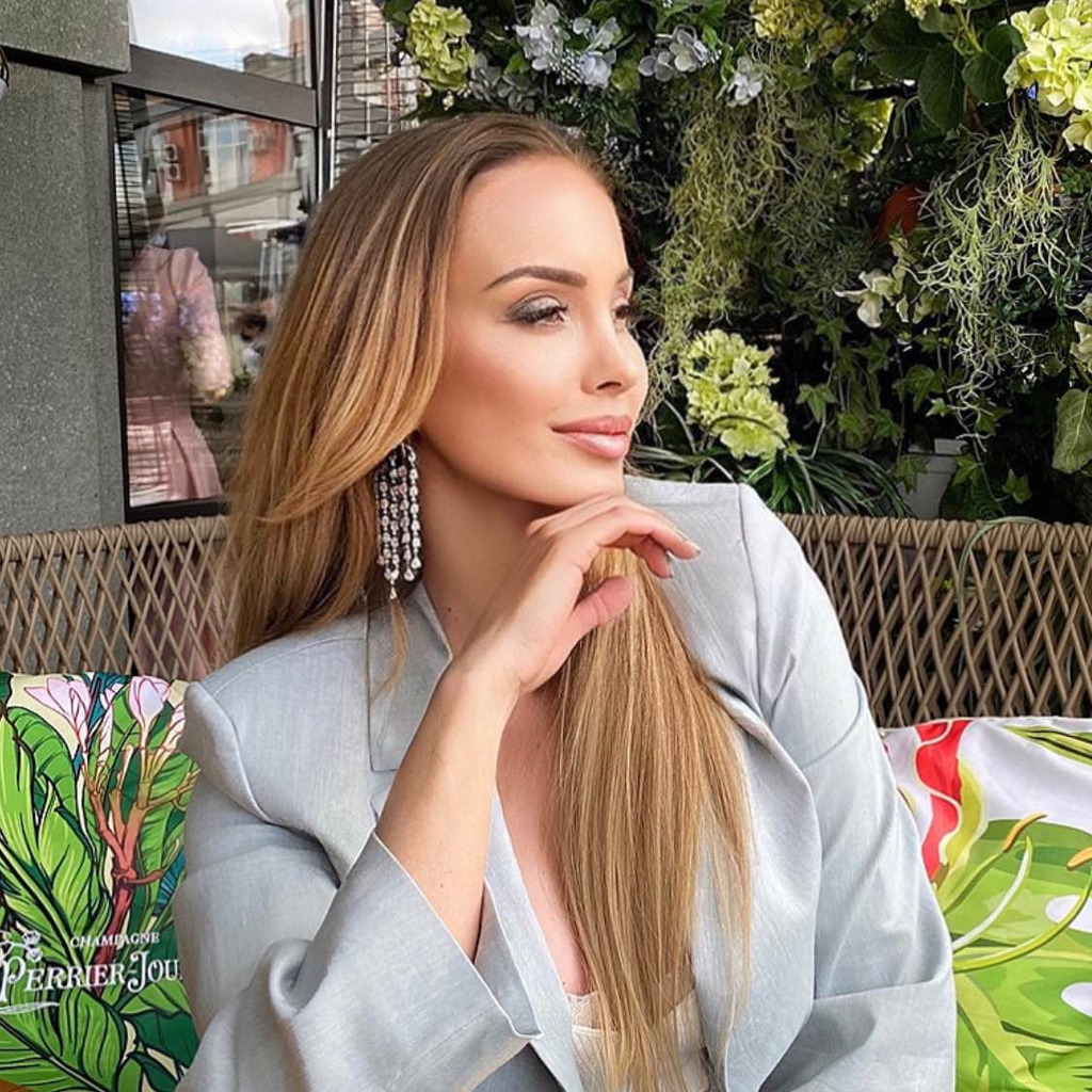 Anna Stepanova Voegt - Abitur - Ludwig-Maximilians-Universitaet | XING