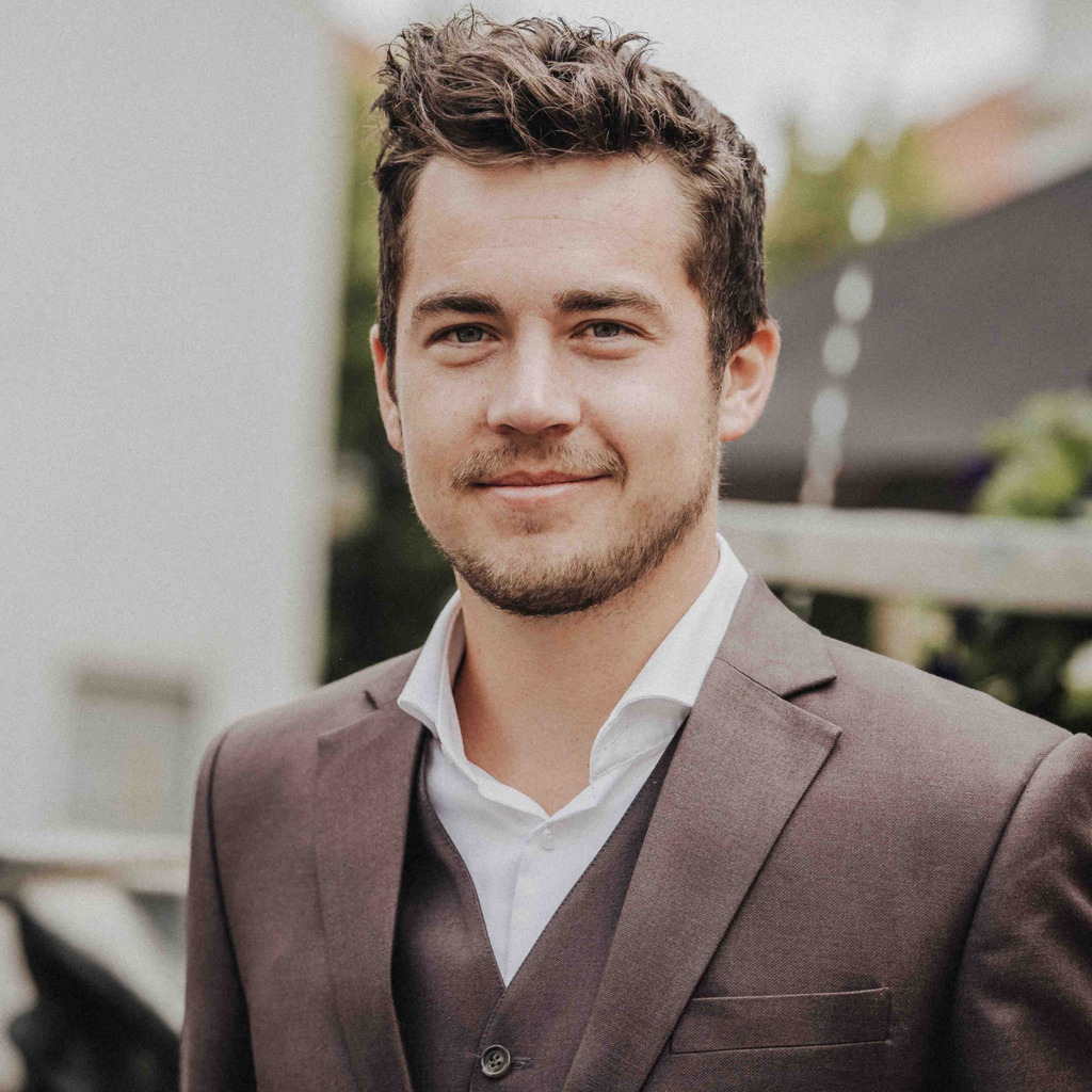 Tim Perlewitz - Marketing Manager - FIEGE | XING