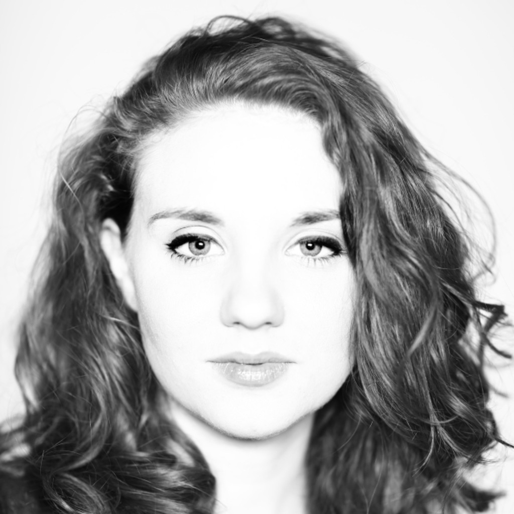 Julia Madeleine Obermeier - Art Director of Photography - BMW Group ...