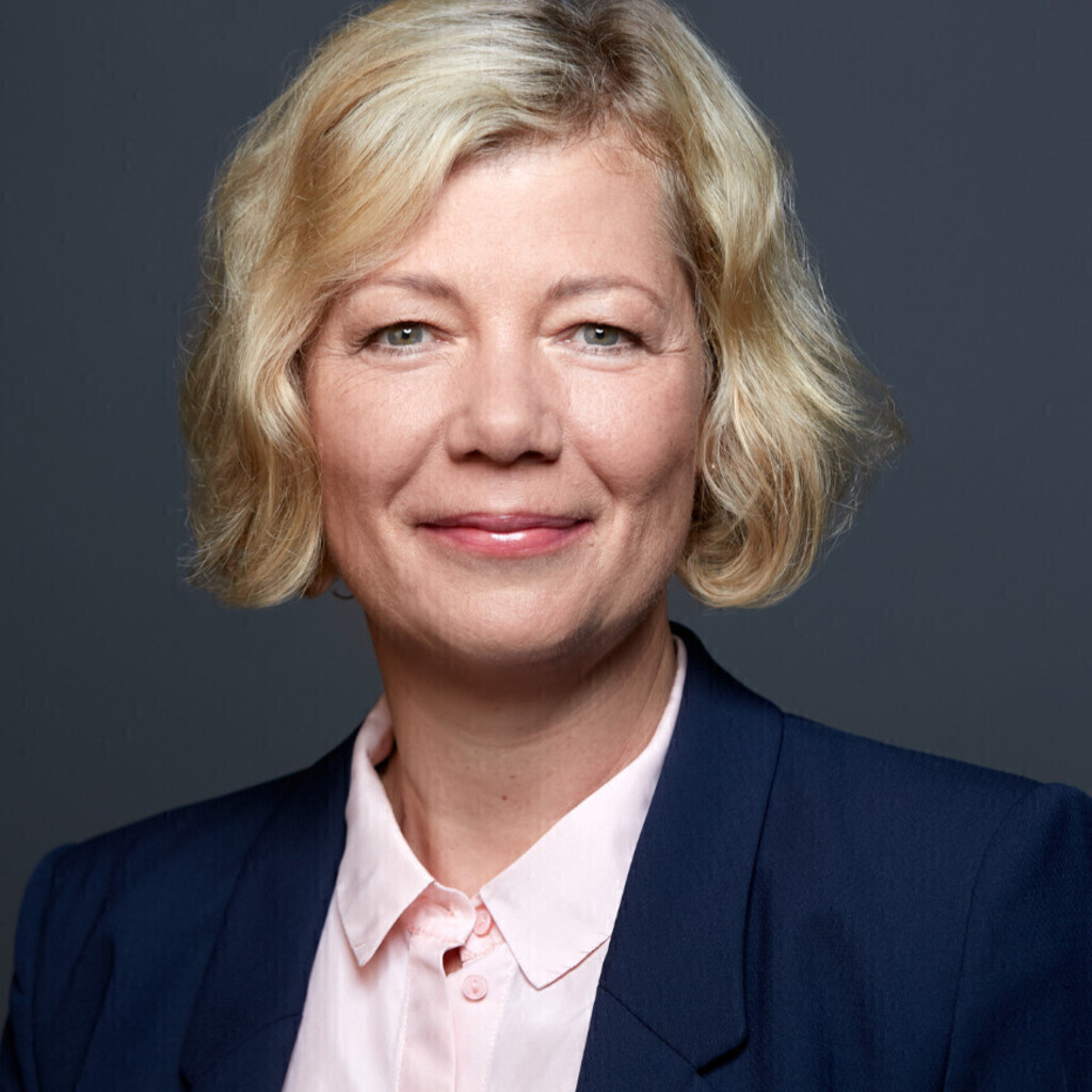 Mag. Iris Grundmann - stellv. Pressesprecherin; Referentin ...