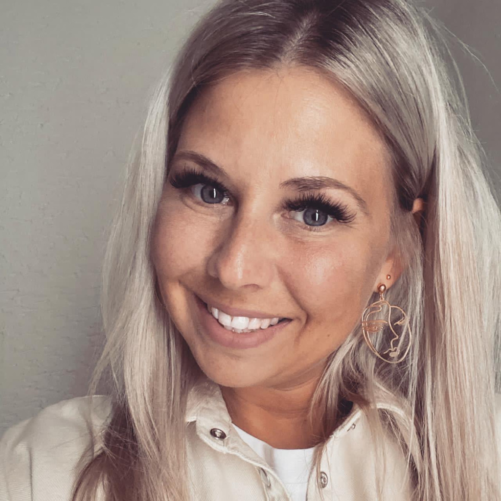 Sarah Mann's Instagram, Twitter & Facebook on IDCrawl