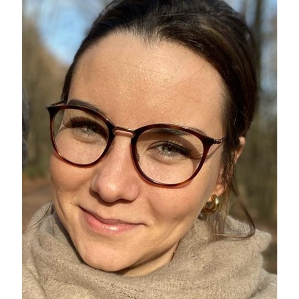 Laura Brand's Instagram, Twitter & Facebook on IDCrawl