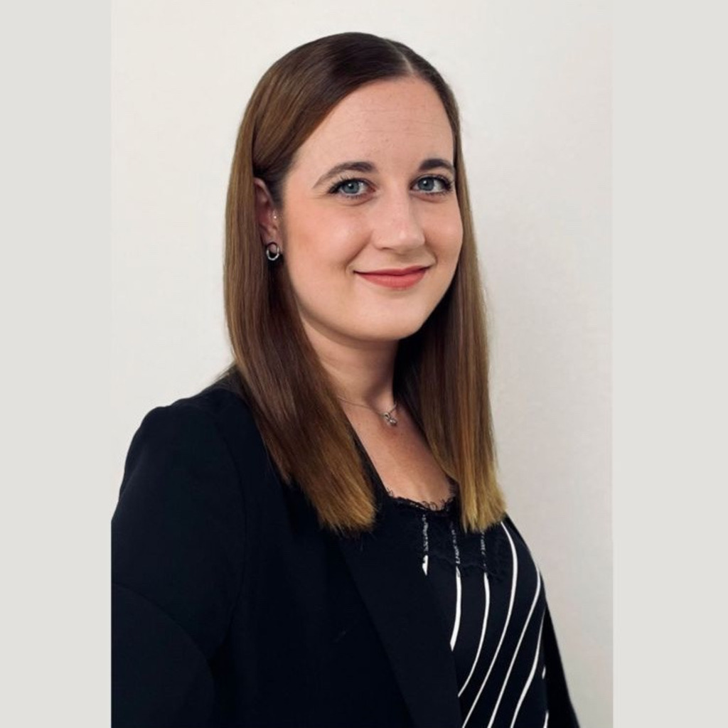 Debbie Ulrich: Ausbildung und Berufserfahrung | XING