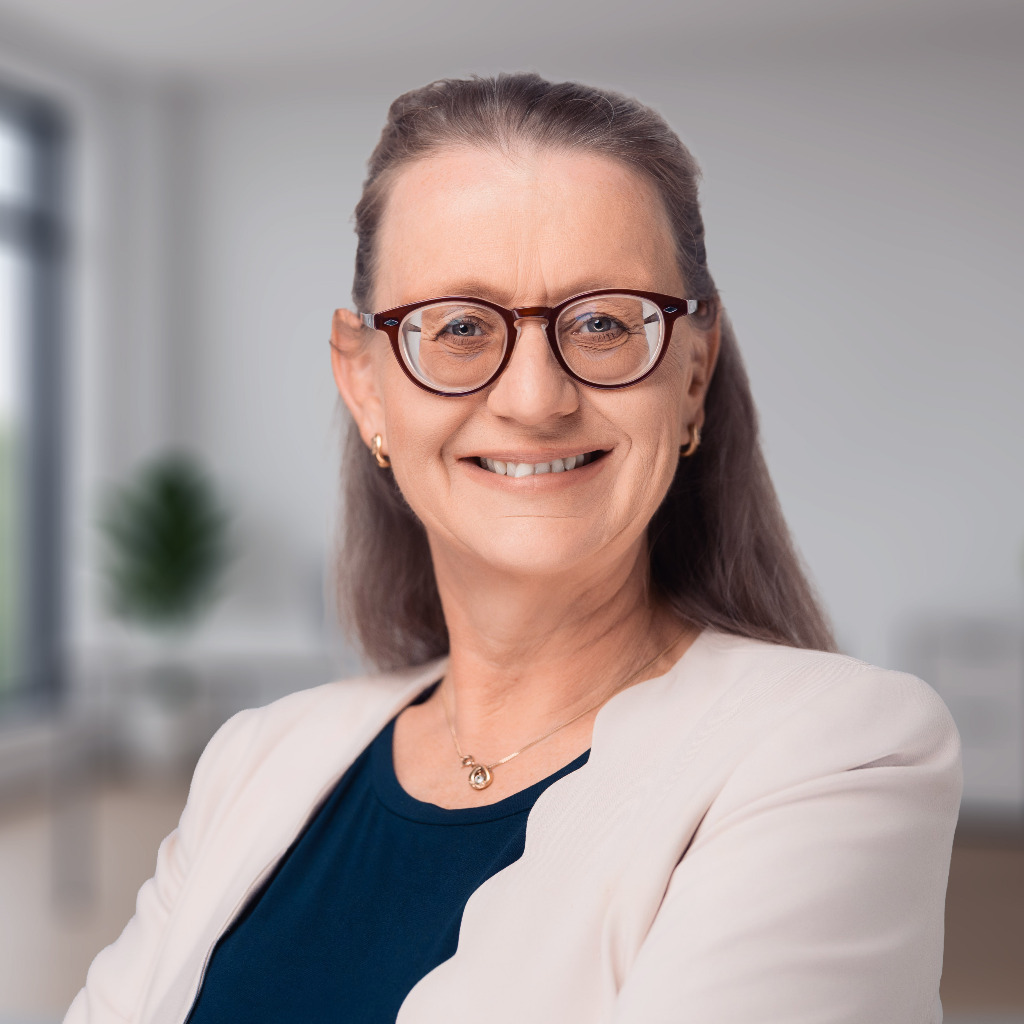 Lisa Opper's Instagram, Twitter & Facebook on IDCrawl