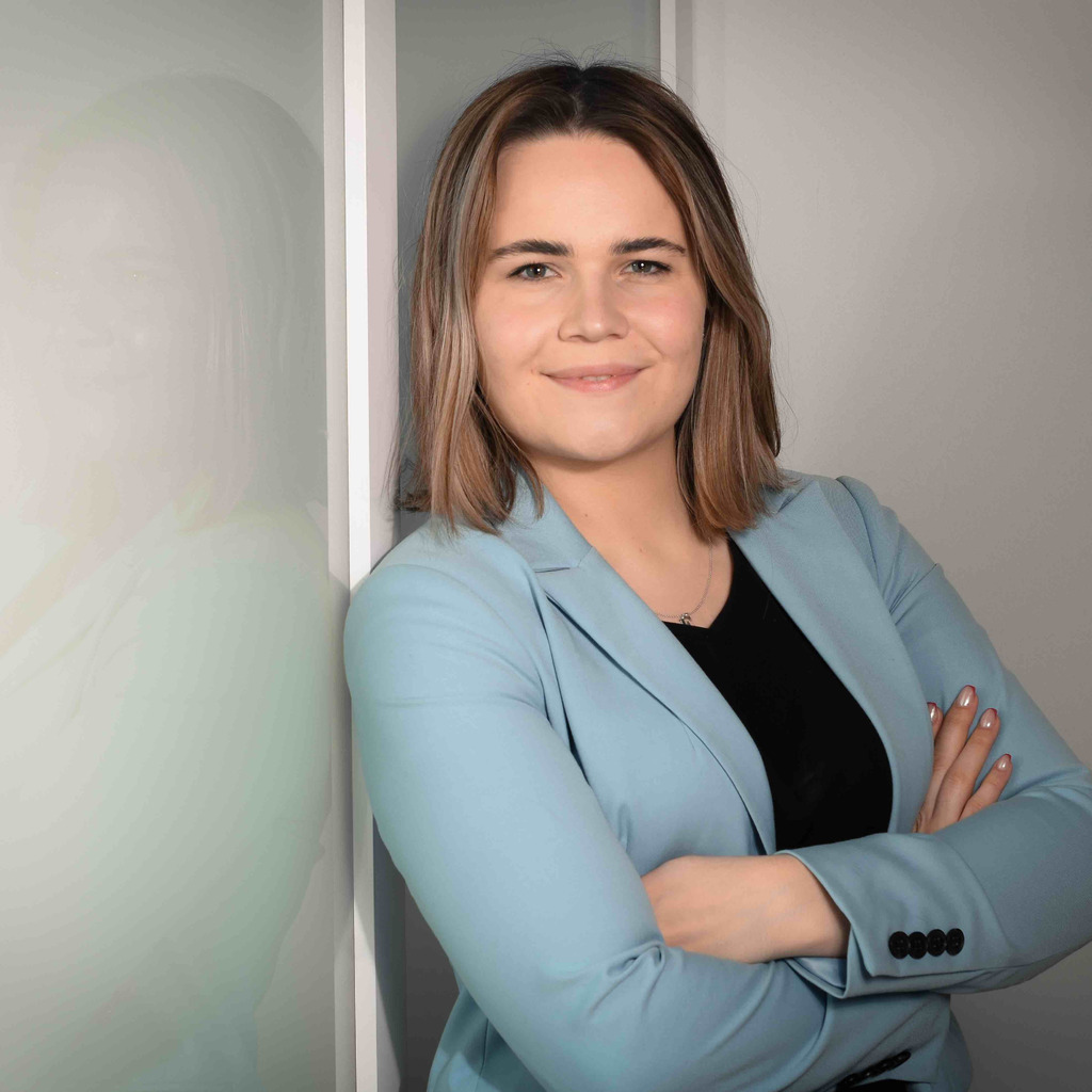 Emma Beckert - Sachbearbeiter - Volkswagen Financial Services | XING