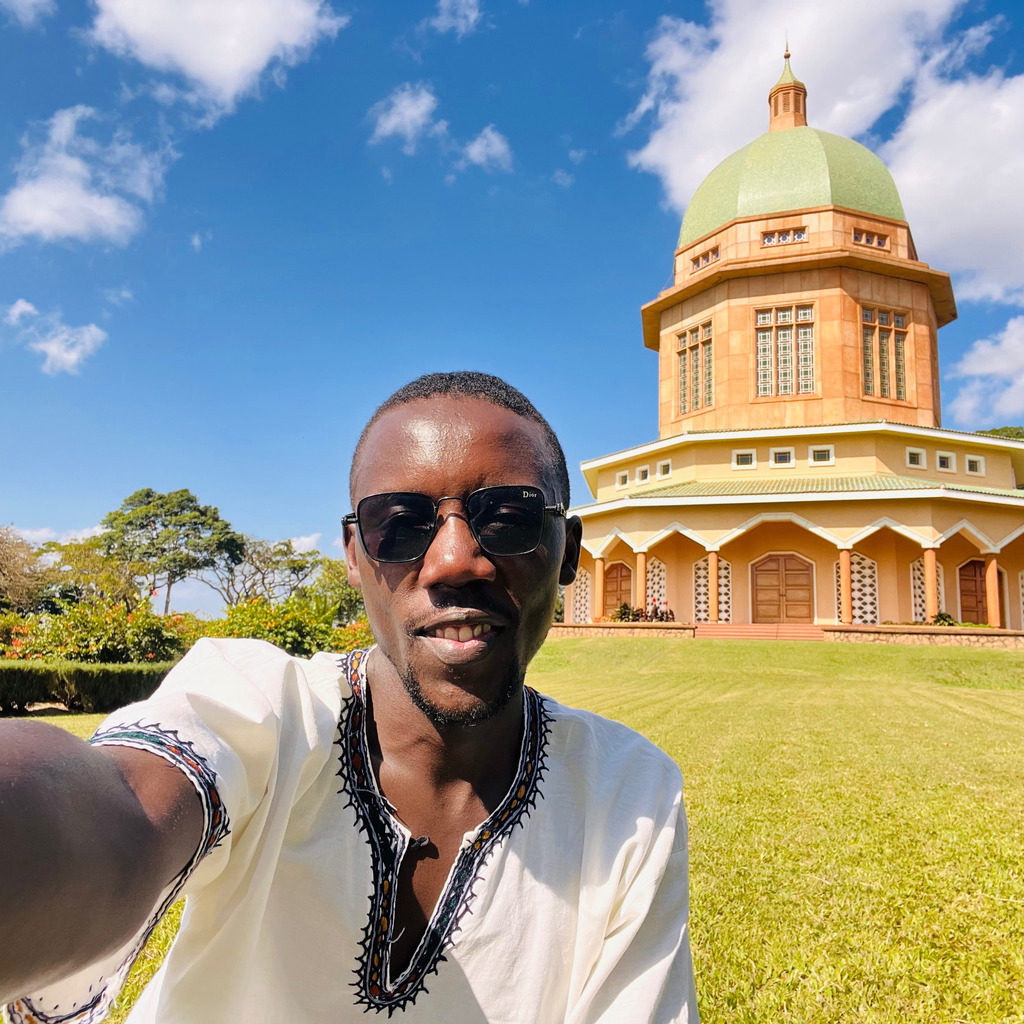 Doddridge Busingye - Artist - Self Employed Freelancer | XING