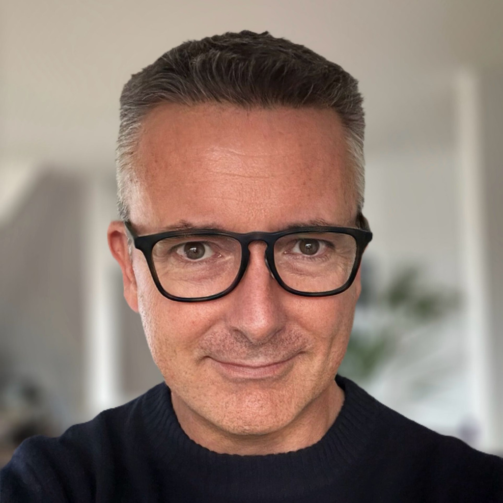 Tony Lyons - Creative Director - Serviceplan Design Hamburg GmbH & Co ...