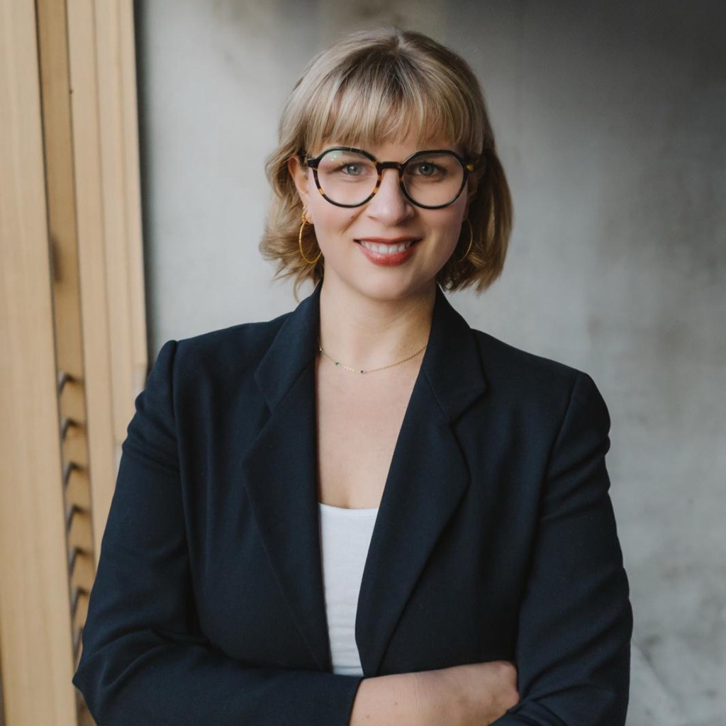 Carola Fröhlich - Abfallmanagerin - Airbus | XING