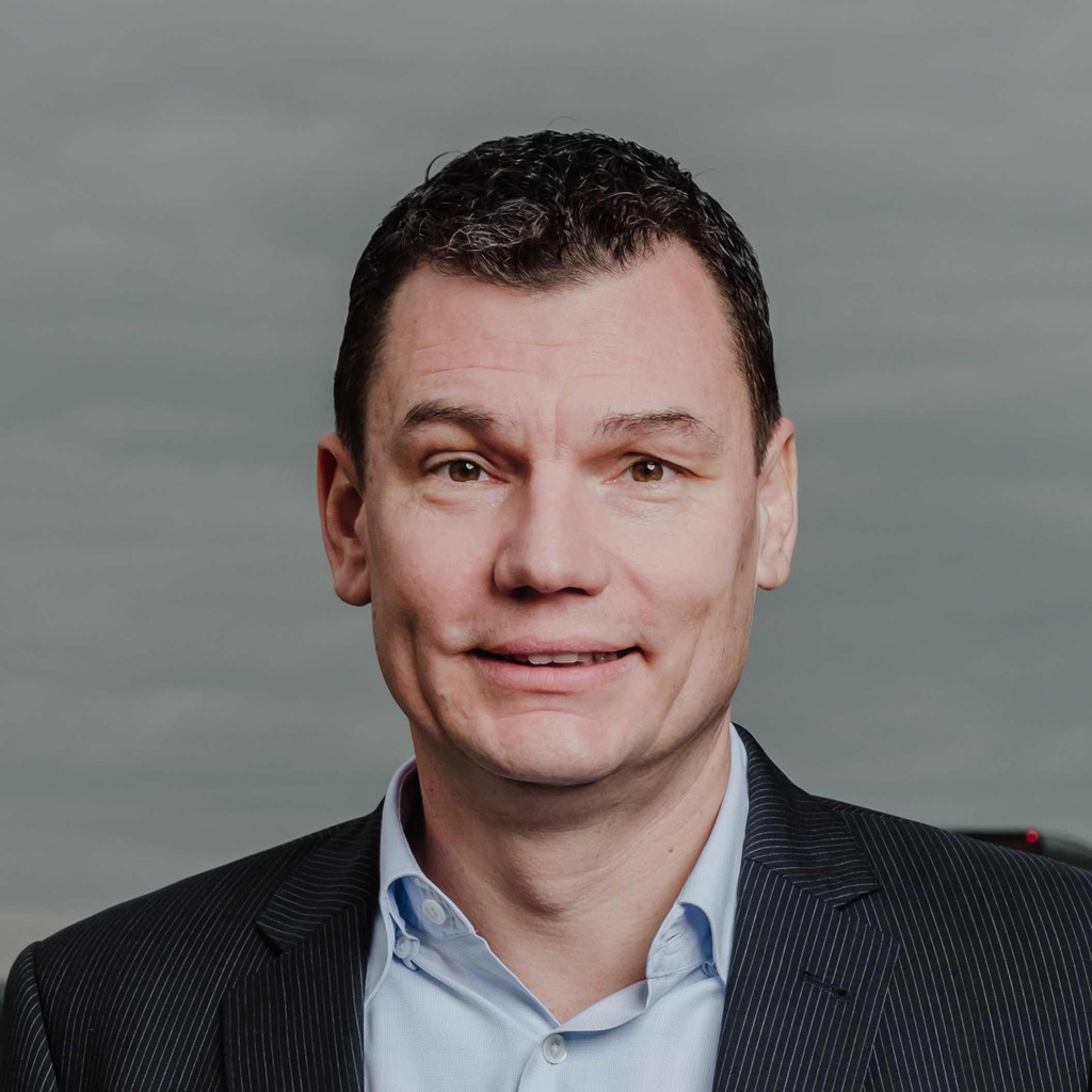 Dr. Sascha Hower - VP, Head of Operations Europe - Wayfair | XING