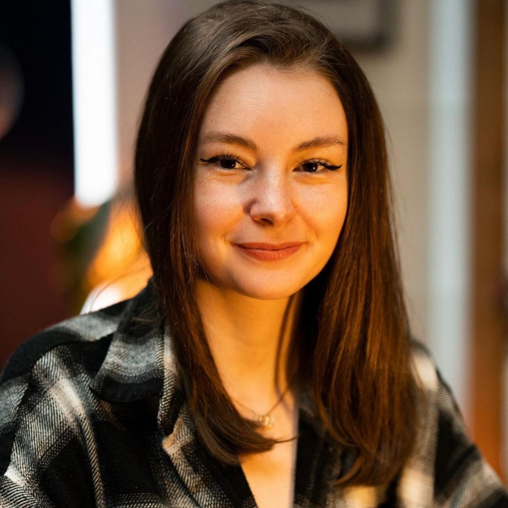 Lisa Molle's Instagram, Twitter & Facebook on IDCrawl