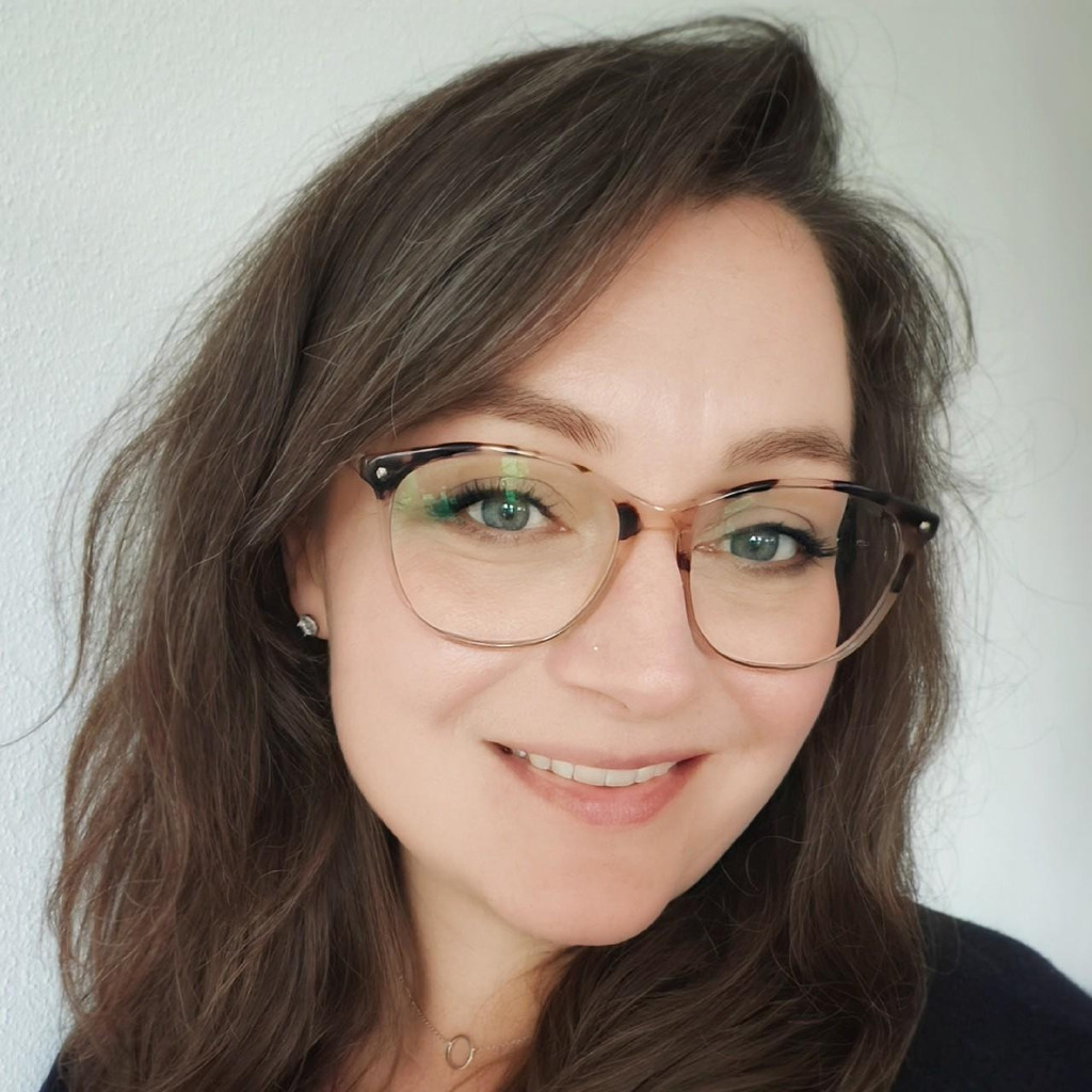 Inga Haeri - Executive Assistant - Medela Medizintechnik GmbH & Co ...