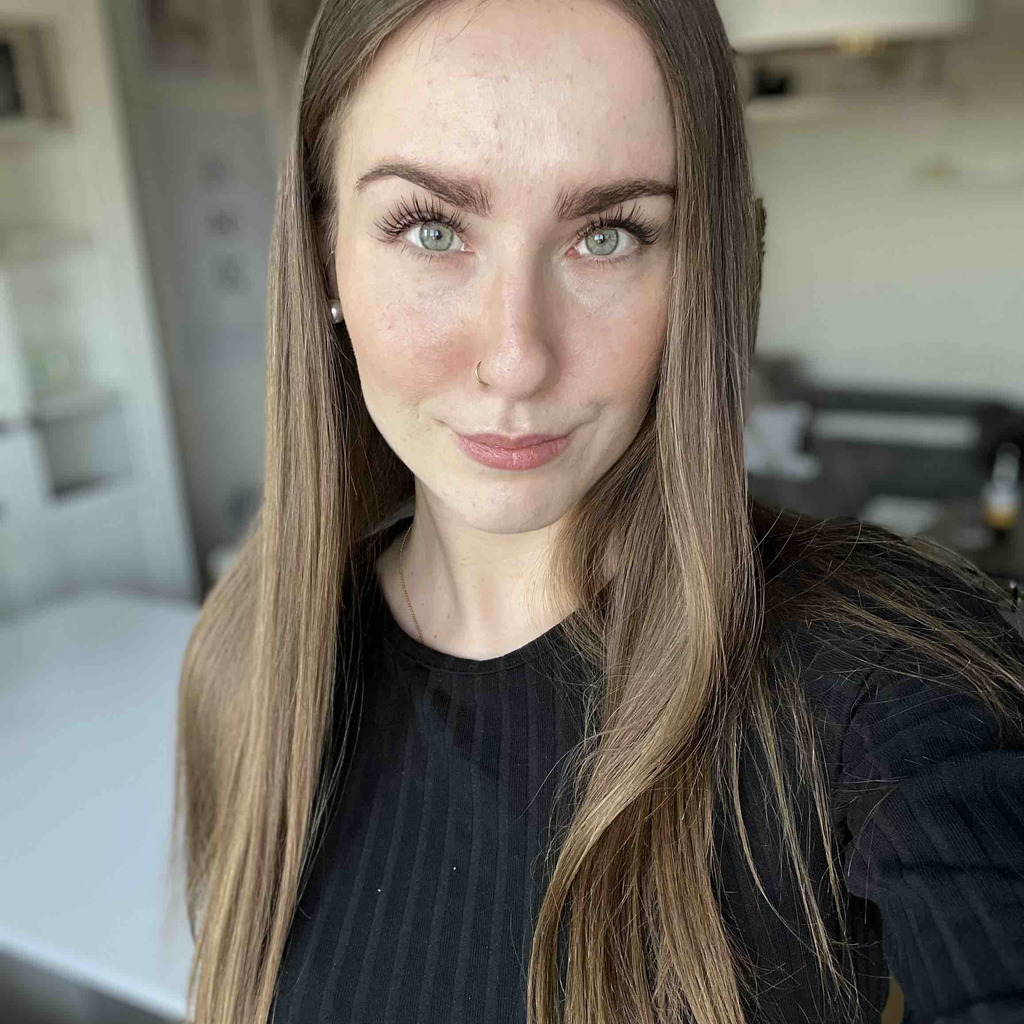 Julia Schmidt - Abteilungsleiterin Fachbereich - Knutzen Home | XING