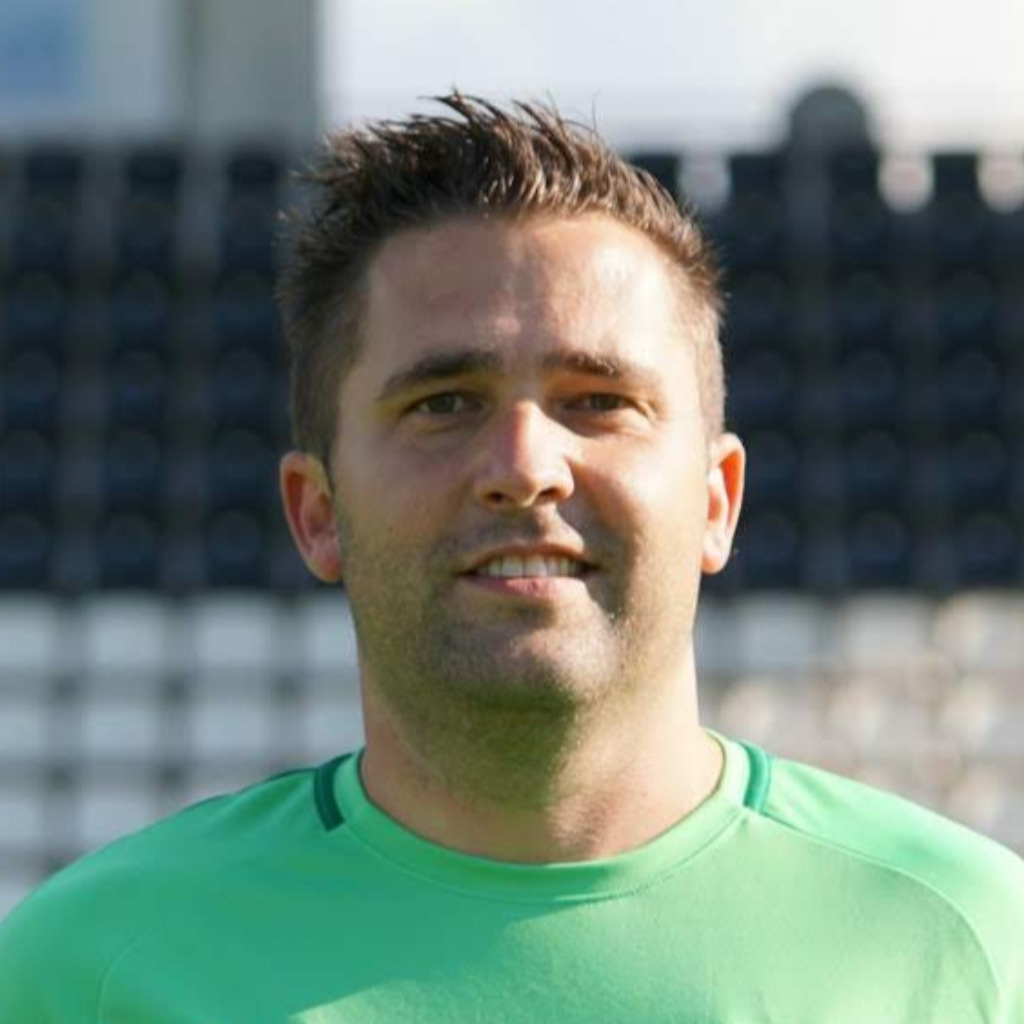 Oliver Gippert - Corporate Communication Manager - ieQ Zentrale Dienste ...