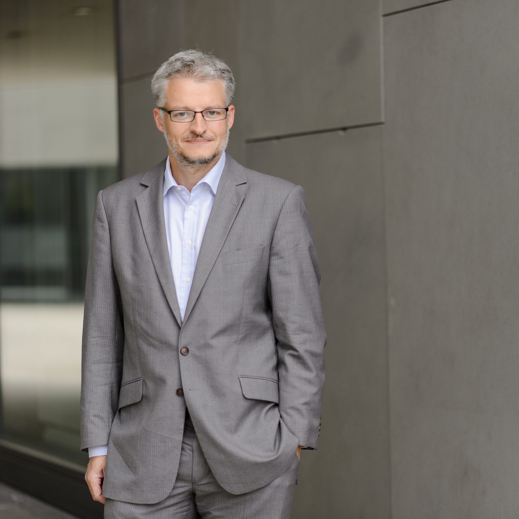 Mike Alexander Hirsch - Chief Legal Officer, Prokurist - WRC Promoter ...