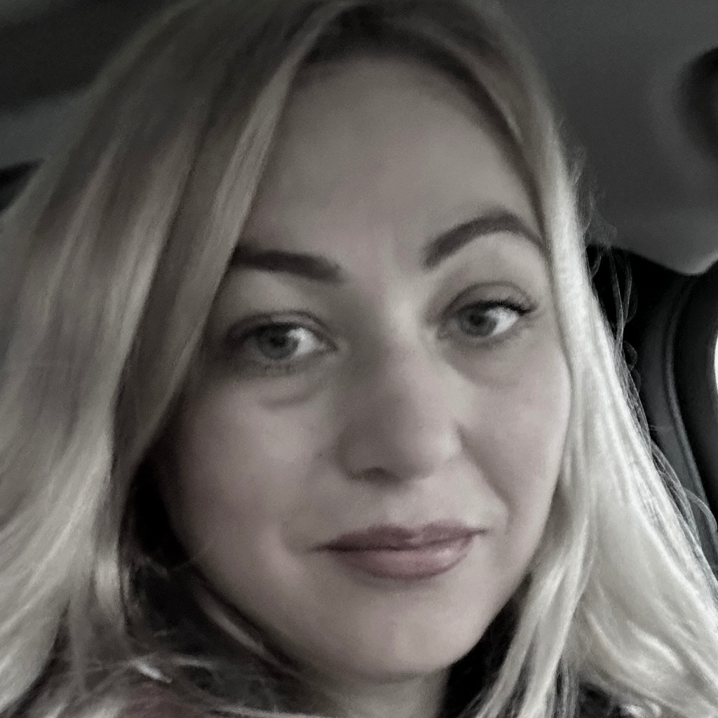 Julia Karayon - CBDO - Alpaca Expo Group | XING